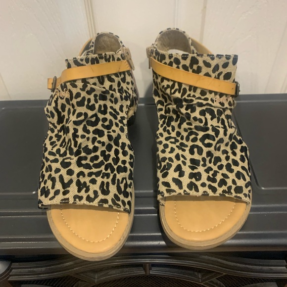 Blowfish | Shoes | Leopard Print Opentoe Sandals | Poshmark